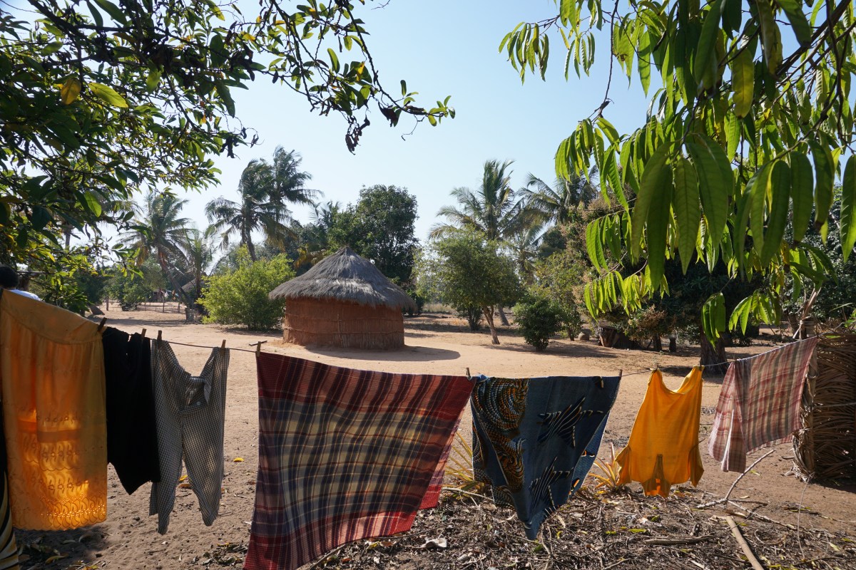 Manjacaze – Pé Nu Mundo